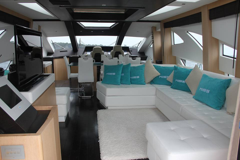 Miss Yacht Charter - 212 Yachts